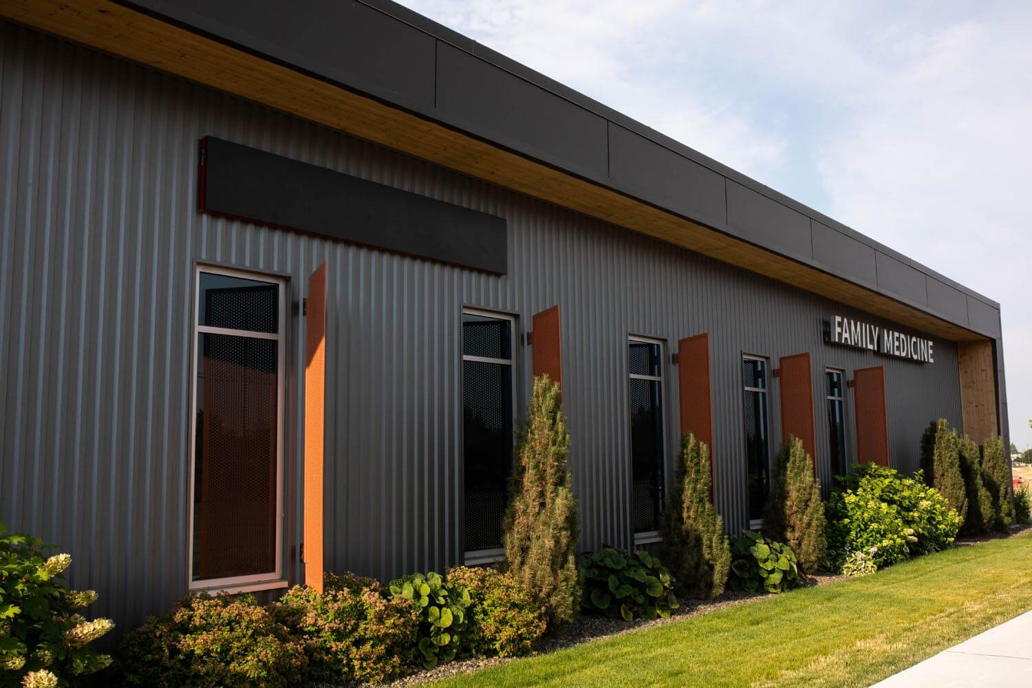 Saltzer Urgent Care Paramount | Ahlquist